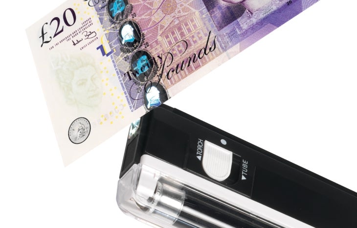 Portable Counterfeit Detector - Safescan 40H | Safescan.com